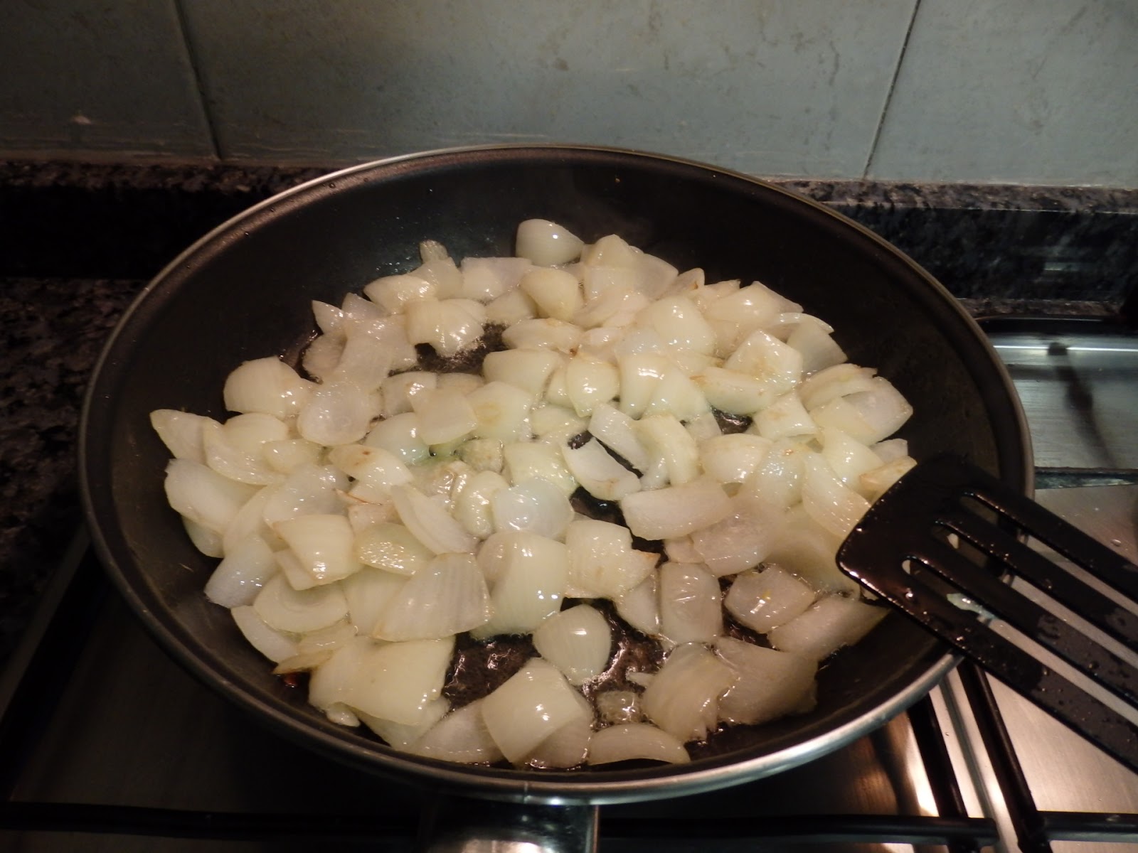 OSUKAA IS COOKING: PULPITOS CON CEBOLLA Y SALSA TERIYAKI / BABY OCTOPUS ...