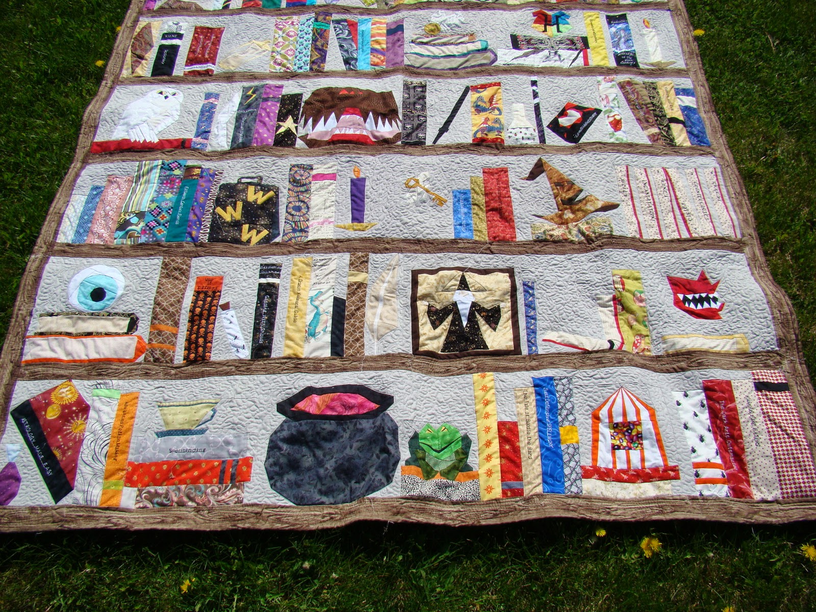 My Quilting Addiction: Harry Potter Bookshelf is finished!