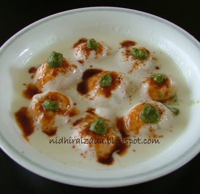 It's Indian Everyday: Dahi Pakori (Lentil Balls in Yogurt Sauce)