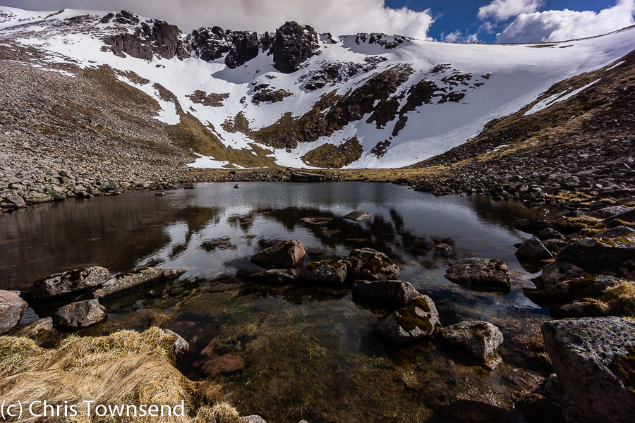 Chris Townsend Outdoors: A visit to a favourite place: Coire an Lochain ...