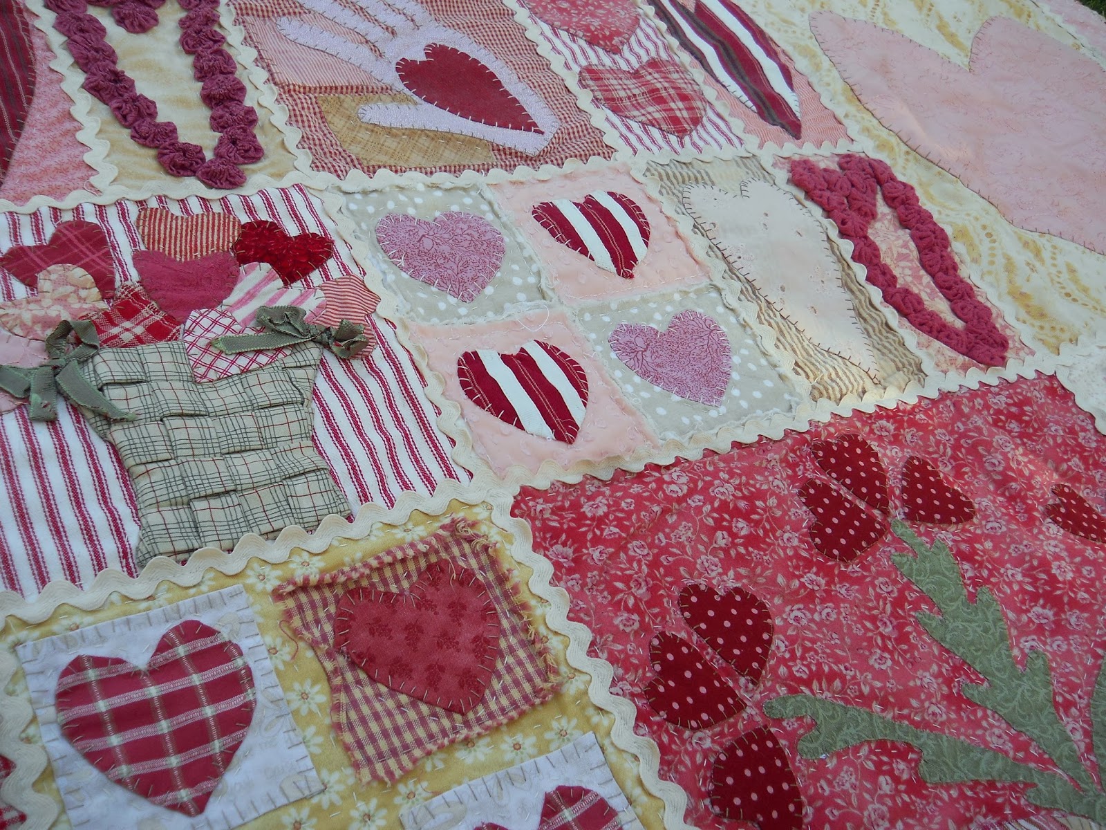 Polka Dot Quilter: Valentine / Heart / Friendship Quilt!