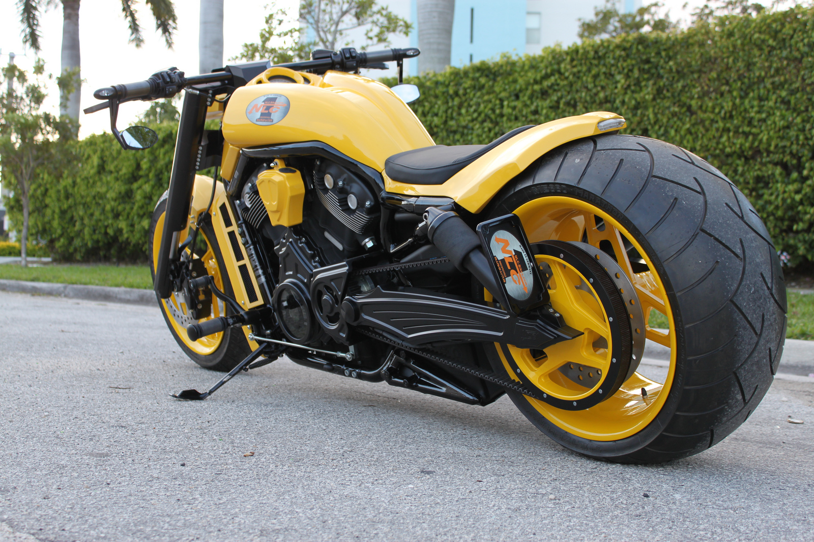 Racing Cafè: Harley V-Rod "MGM" by No Limit Custom