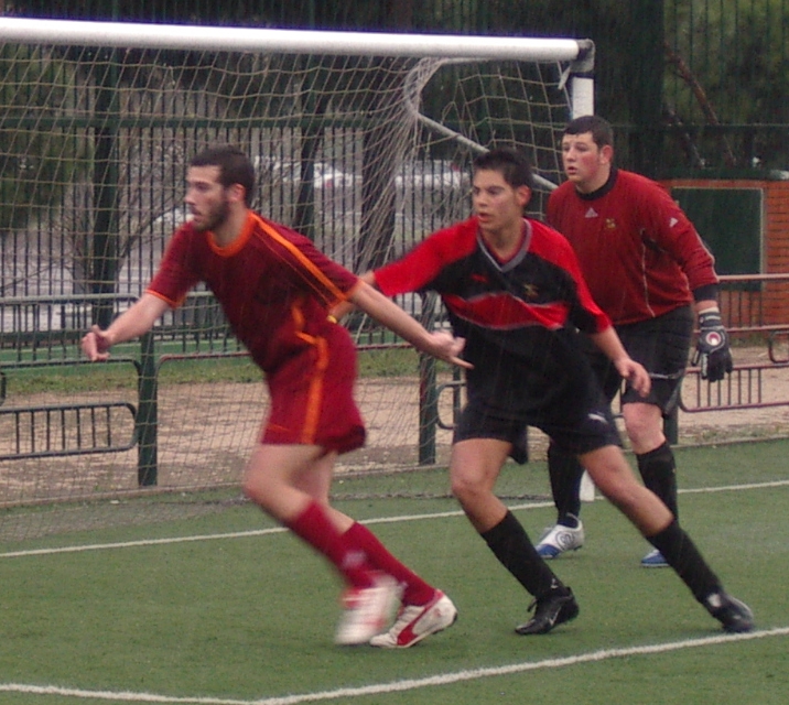 TU SITIO DEPORTIVO: DEFENSA EN FUTBOL