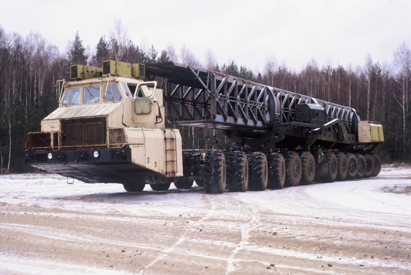 Object 825, a very notional testbed for carrying the Soviet Union's ...