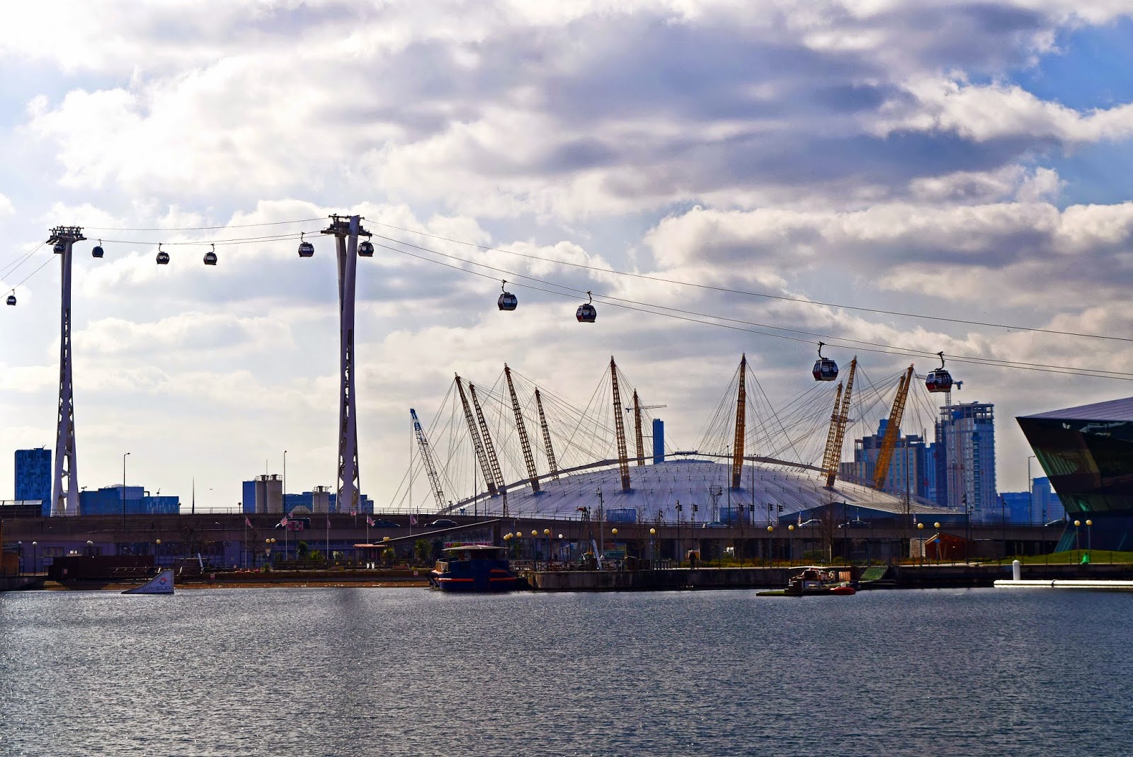 W-wa Jeziorki: London's Docklands: a case study in post-industrial ...