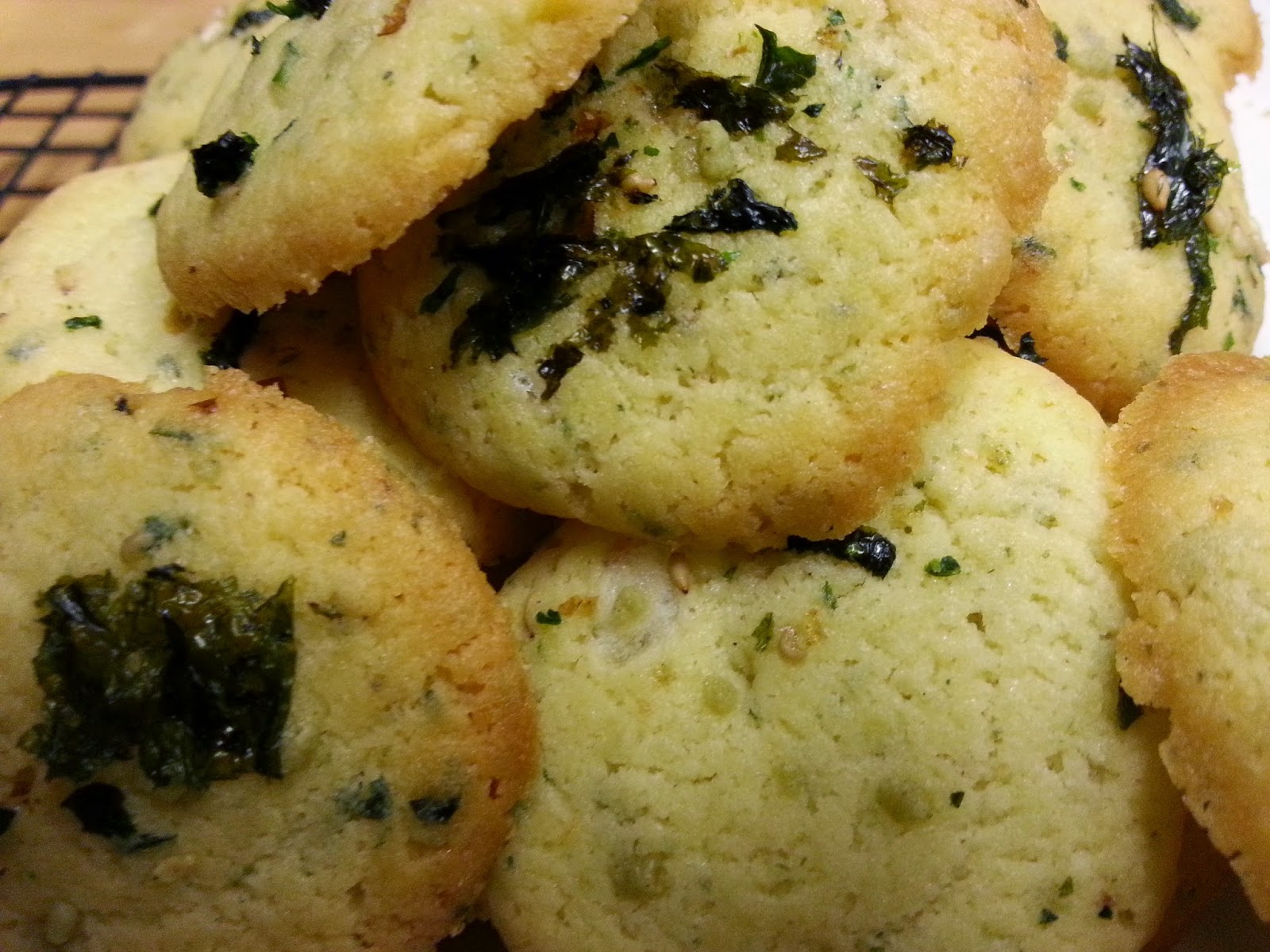 Pat's Kitchen Journal: Seaweed cookie (CNY bakes)