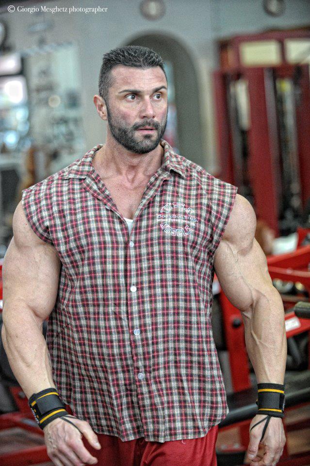 Muscle Lover: Italian muscle beast Alessandro Grassi