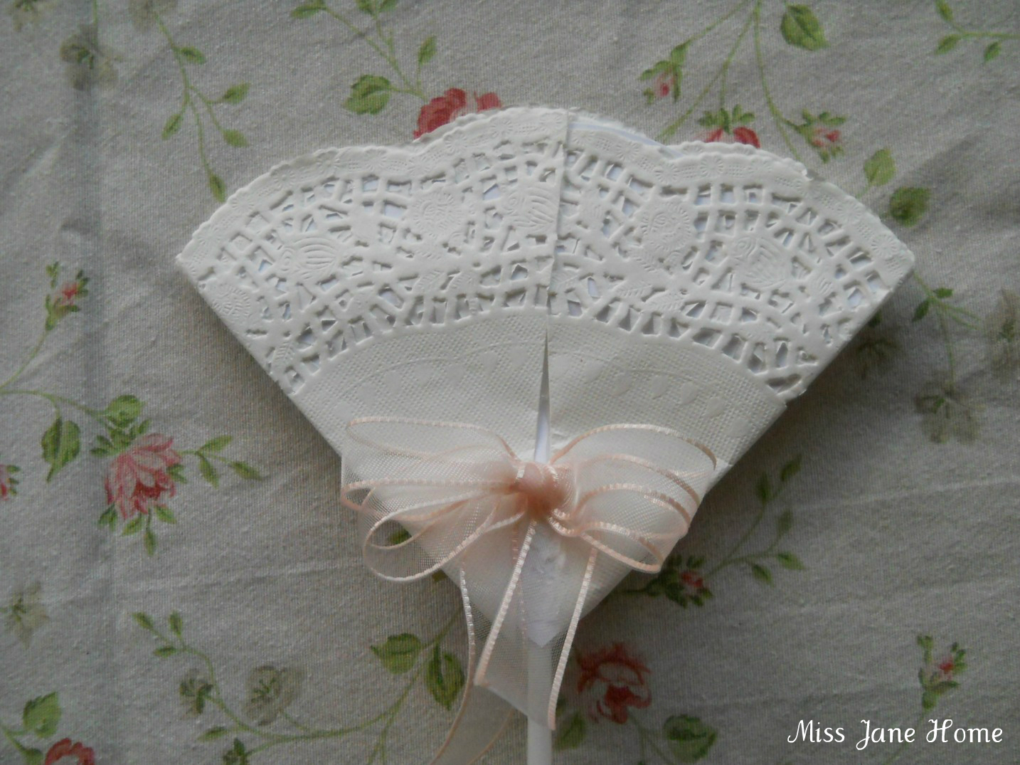 Miss Jane Home: DIY - A Paper Fan for a Tea Party