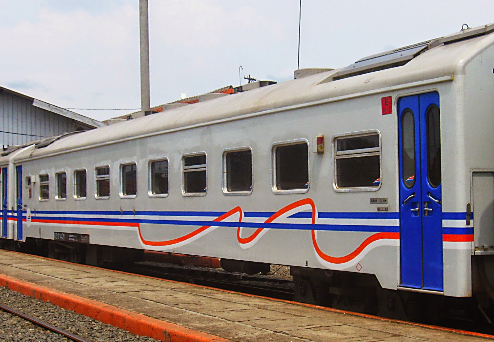 Definisi Kereta Penumpang Kelas Ekonomi AC (Non PSO) ~ NgeBlog Itu Asyik