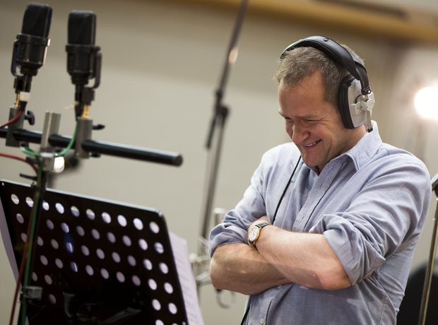 Team Xander: Alexander Armstrong wins Silver Clef Award