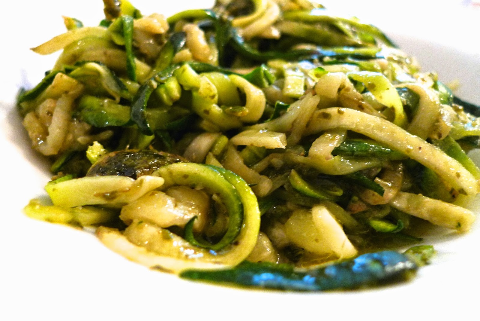 siriously delicious: Zucchini Linguine with Pesto