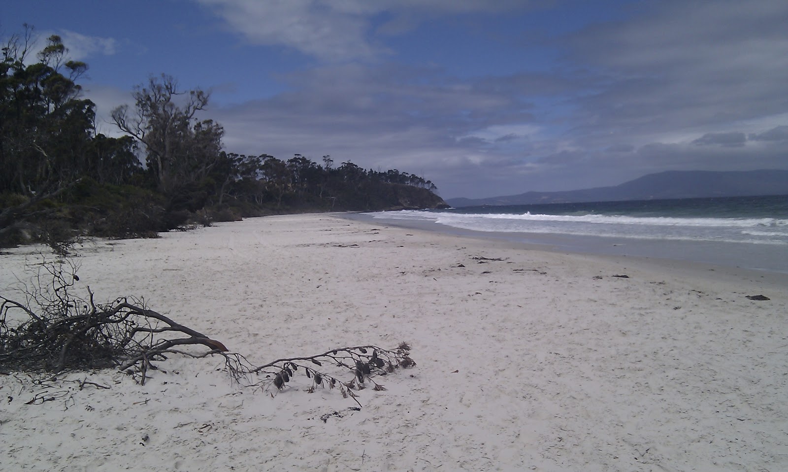 Huon View: Roaring Beach
