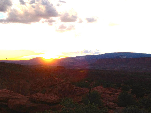 Hike the World: Capitol Reef National Park: Sunset Point