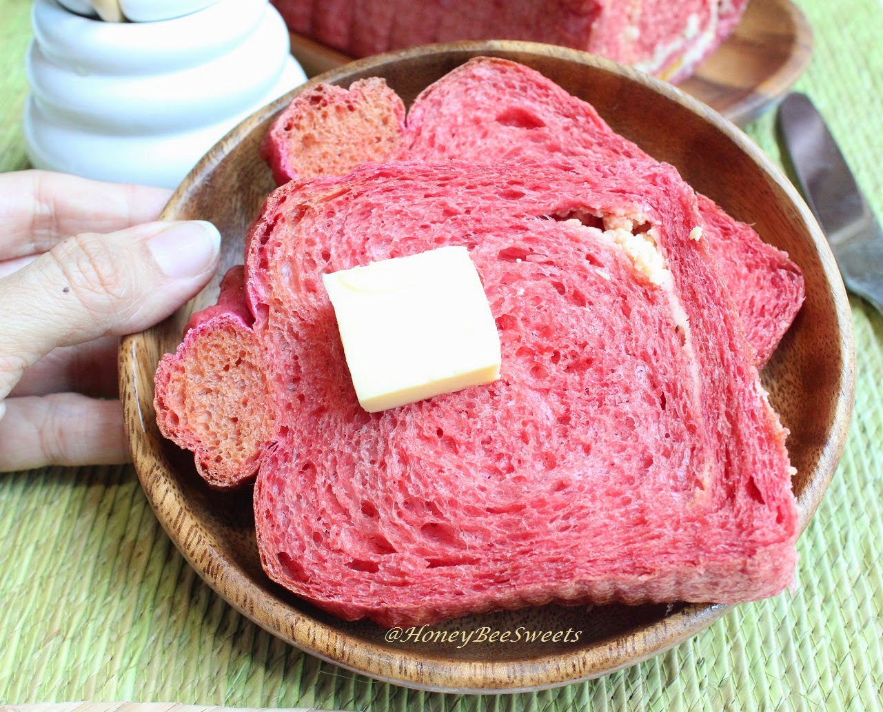 Honey Bee Sweets: Beetroot bread with Apricot and Cream Cheese