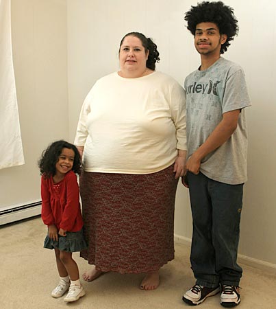 Kuweight 64: DONNA SIMPSON AIMS TO BE THE WORLD'S FATTEST WOMAN