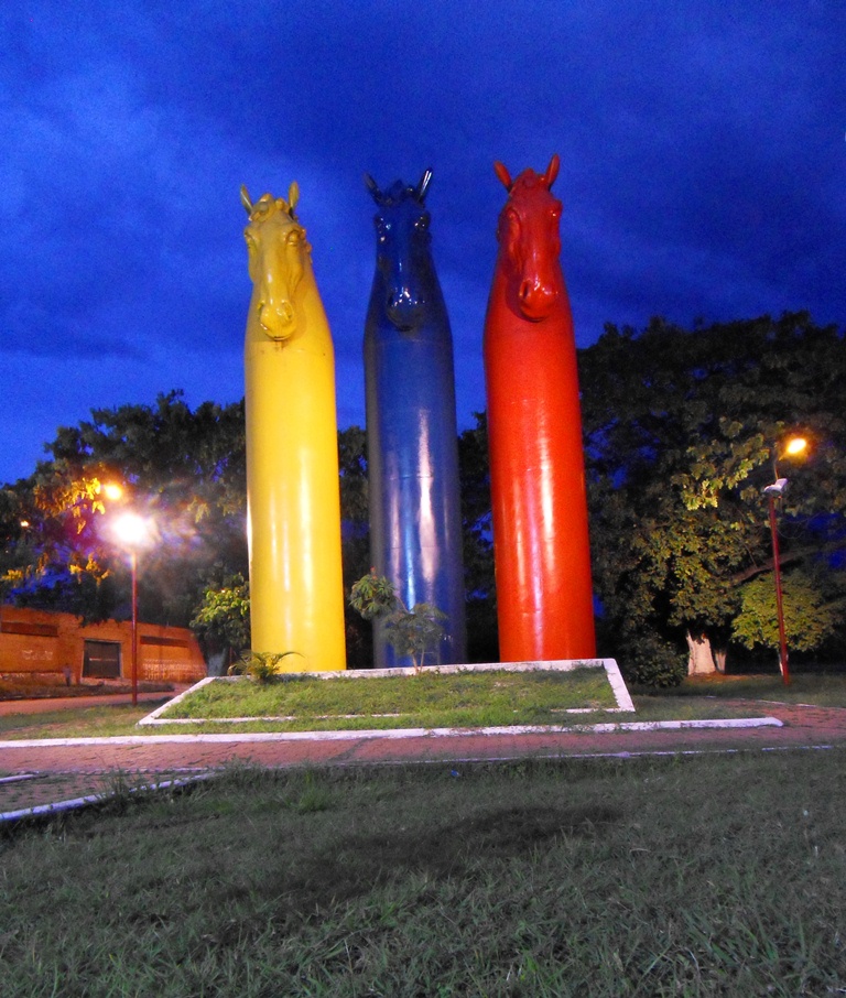Neiva Huila Colombia: ESCULTURA EL CABALLO COLOMBIANO NEIVA HUILA COLOMBIA
