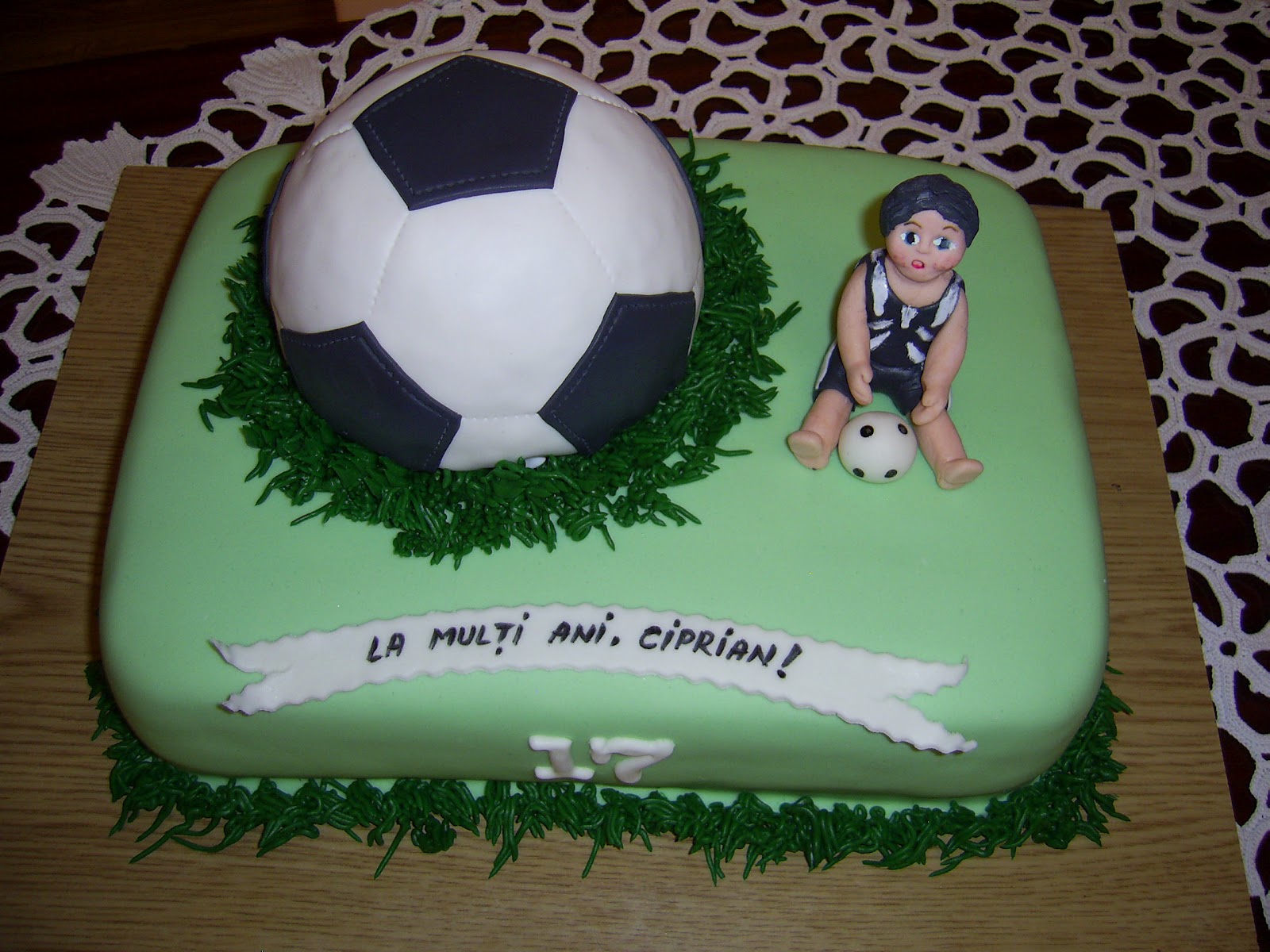 Mama-Mio Cakes: Tort minge si fotbalist