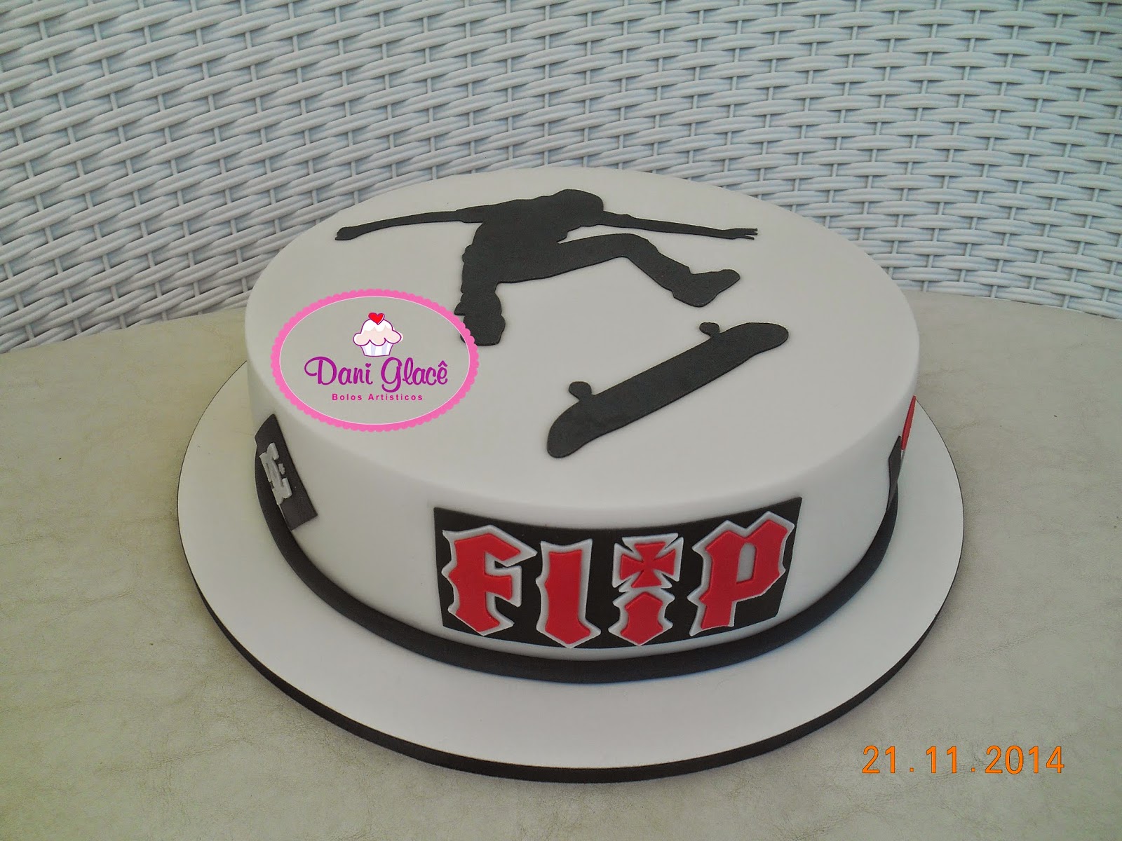 Dani Glacê Bolos Artísticos: Bolo Skatista