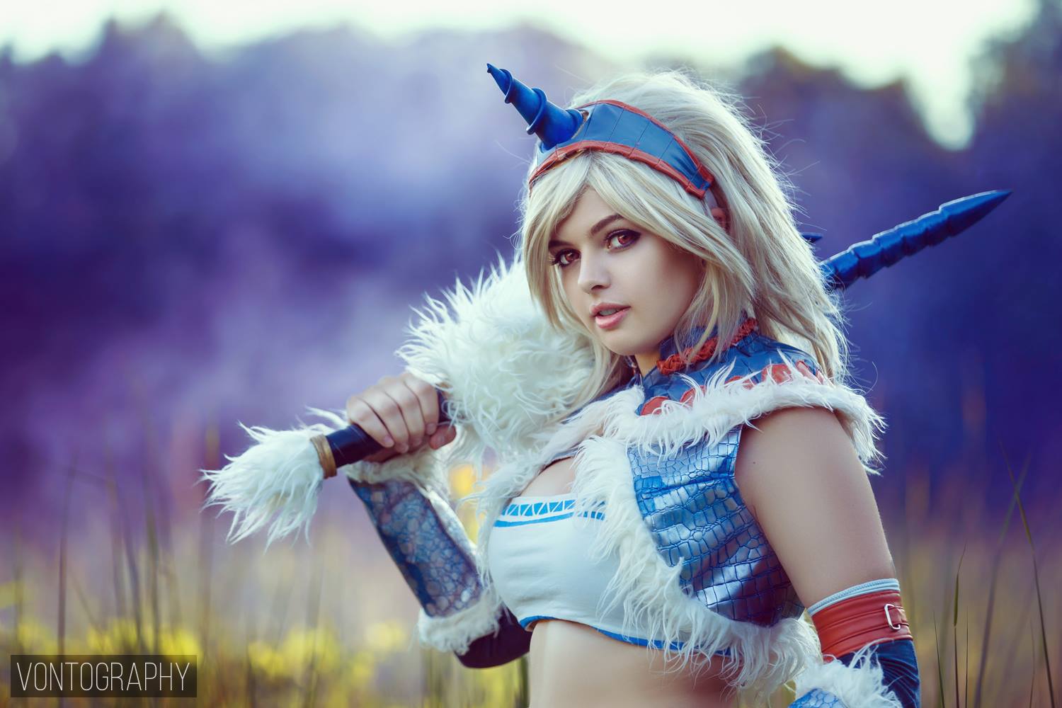 Elarte Cosplay: Monster Hunter - Kirin Armor Cosplay