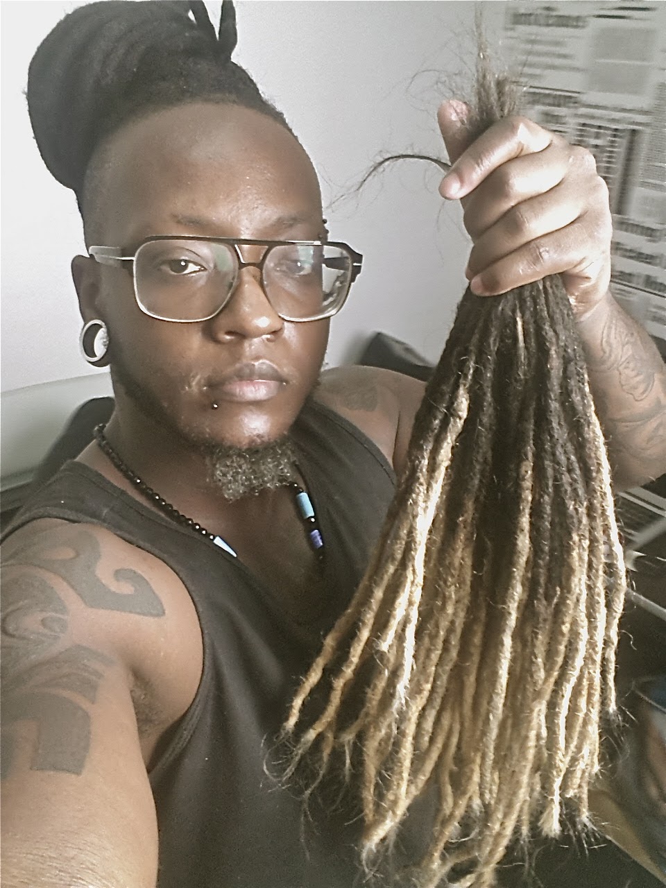 Dreadlocks, a tranformação dos cabelos do cantor Belo