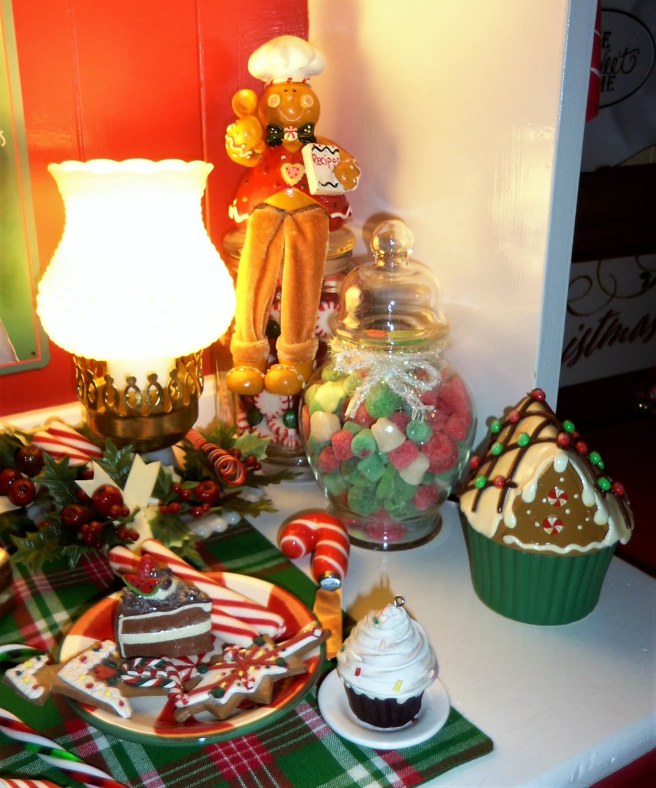 A DEBBIE-DABBLE CHRISTMAS: Gingerbread and Candy Christmas Kitchen ...