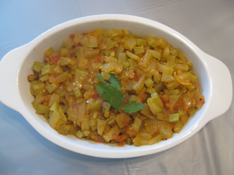 Authentic Indian Recipes: SOREKAI PALYA/ BOTTLE GOURD SABZI