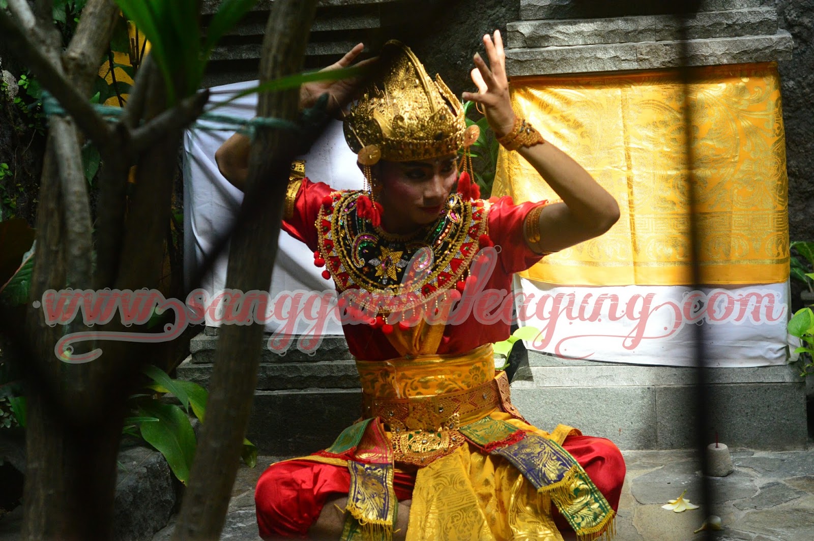 Penari Bali Surabaya: Tata Rias Penari Bali