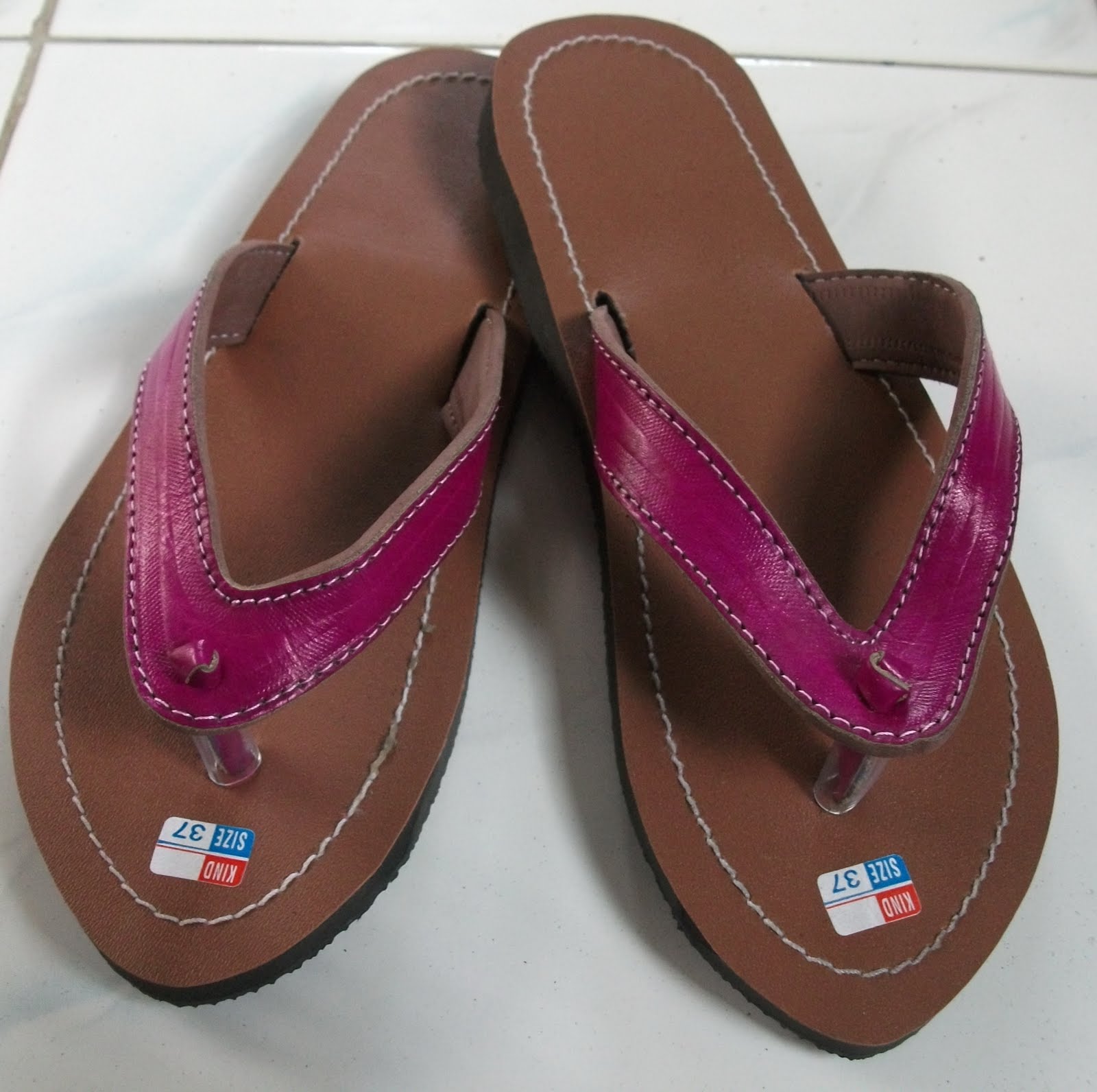 30+ Model Sandal Spon, Ide Terpopuler!