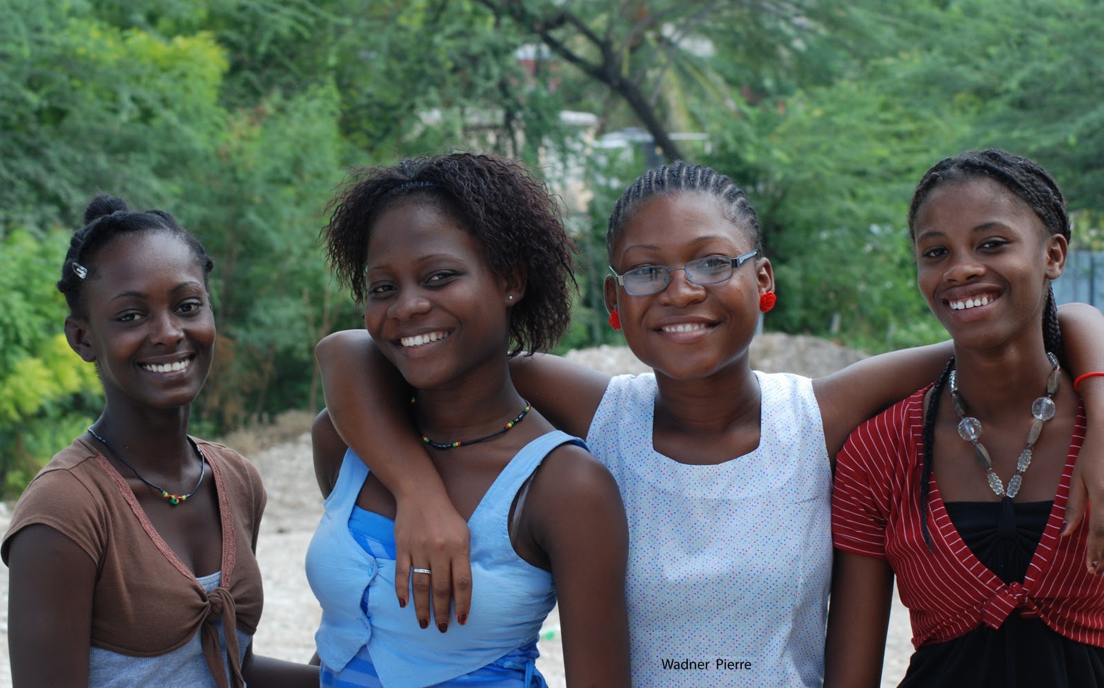 HaitiRozo: Port-Au-Prince, Haiti: Students Praise Education and Voice ...