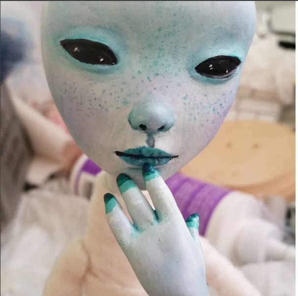 Rosanna Pereyra: Thanksgiving an Alien, and a Pretty Girl!