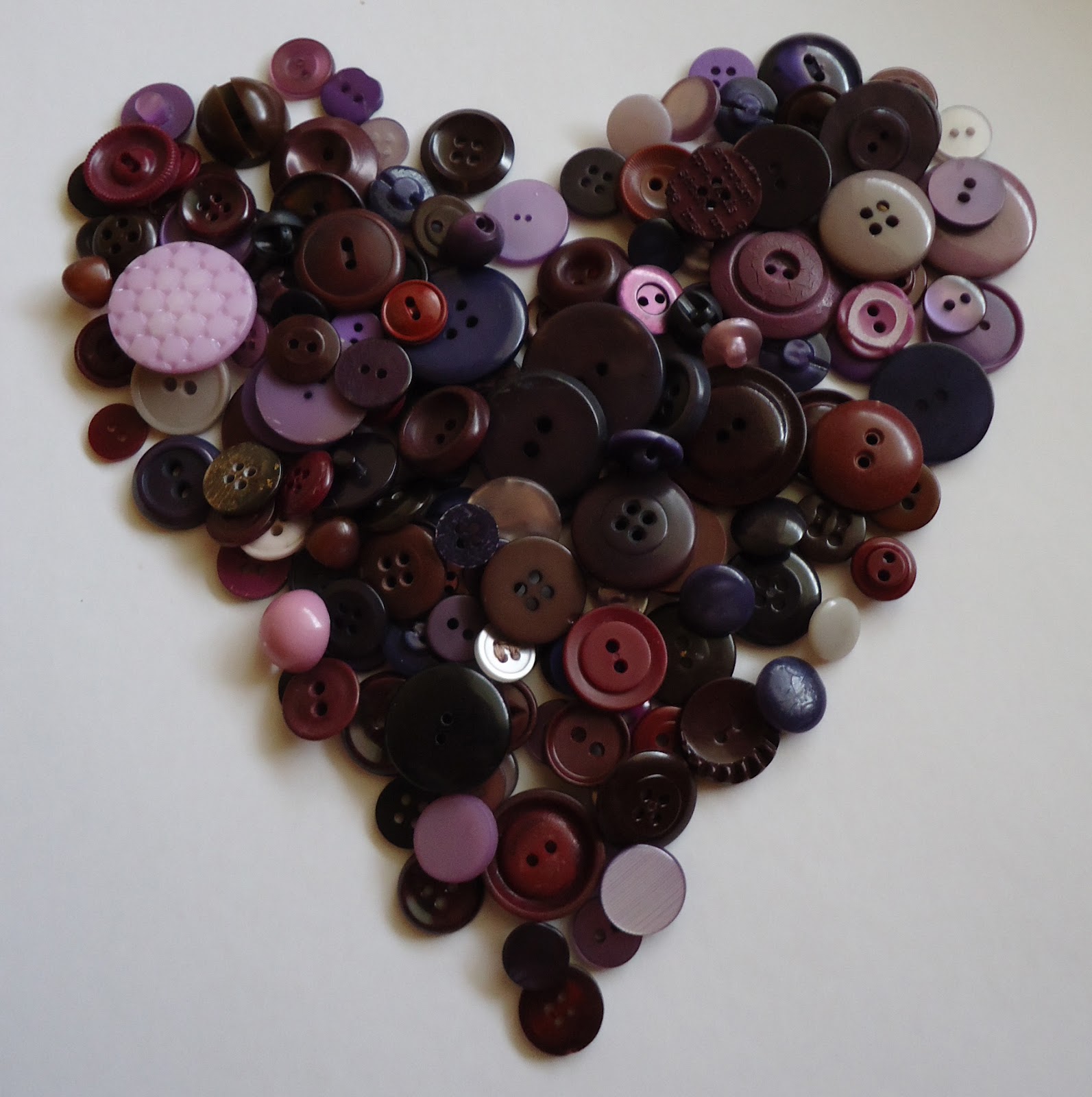 Crafter on a Budget: Buttons, Buttons and More Buttons... and a Vintage ...
