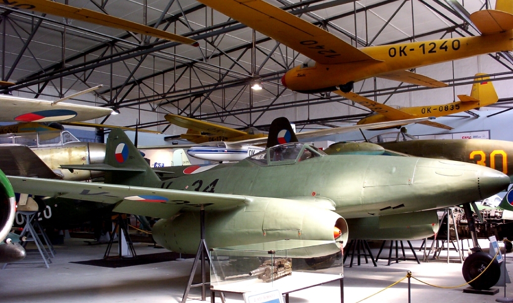 HISTOREICH: Impressionnant Messerschmitt Me 262 A1 Avia S-92 tchèque
