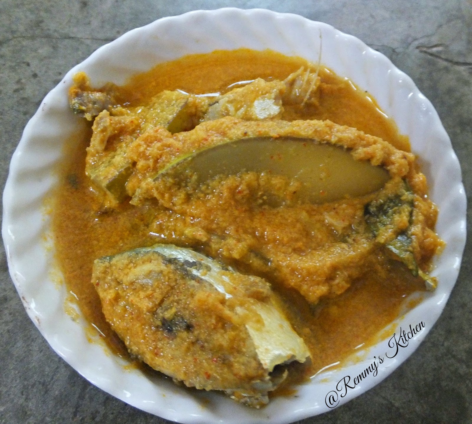 Remmy's Kitchen: Alleppey fish curry / Fish with raw mango in coconut gravy