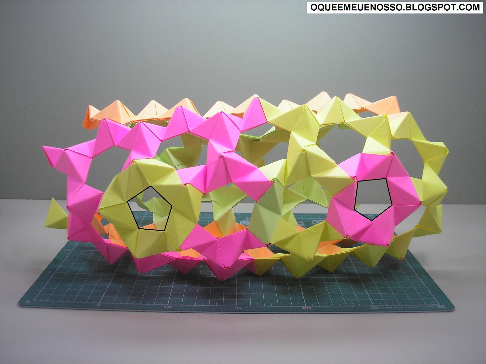 O QUE É MEU É NOSSO: Origami - Toro (Torus) - Thomas Hull (Tom)