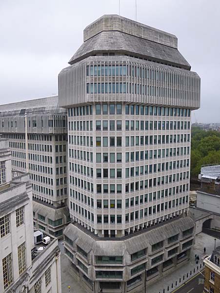 Prison UK: An Insider's View: Social Media: MOJ Mistake or a Climbdown?