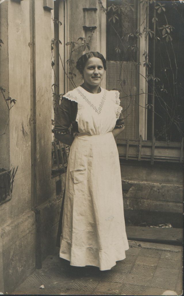 40 Vintage Portrait Pictures of House Maids in the Edwardian Era ...