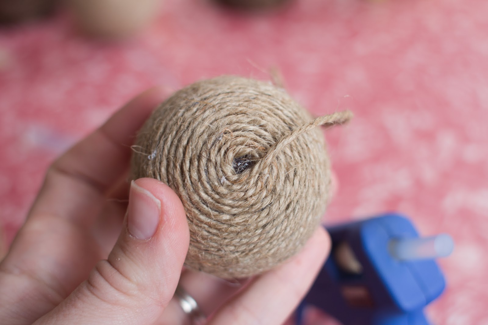 Dandelions on the Wall: {DIY} Twine-Wrapped Christmas Ornaments