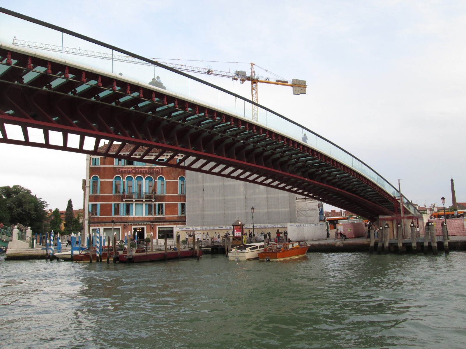 EntreVoir: Ponte della Costituzione Santiago Calatrava, Venice, Italy