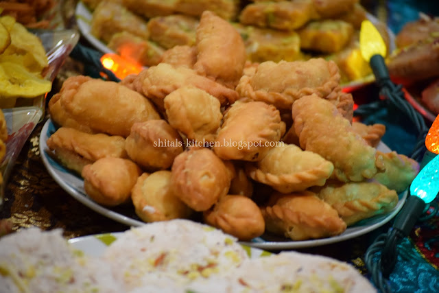 Shital's-Kitchen: Sweet Ghughra