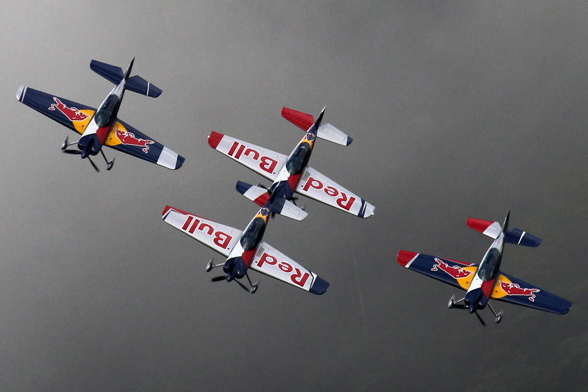 Planes and Trains - Planes 2016: The Flying Bulls Aerobatics Team