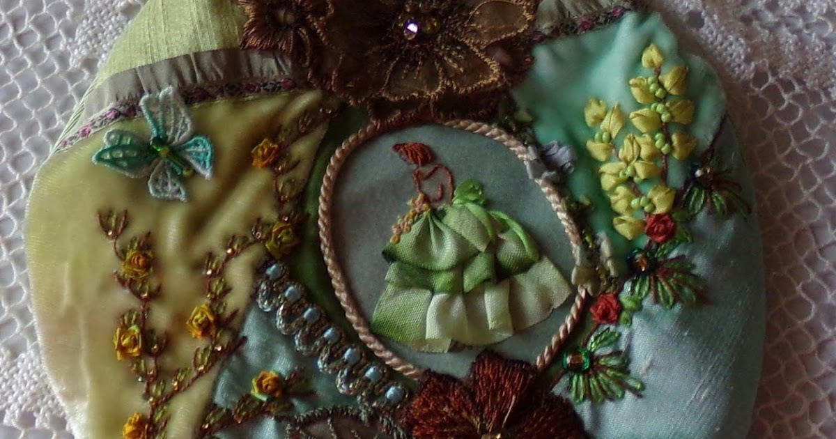 Shawkl Designs: Green Ribbon Lady Bag