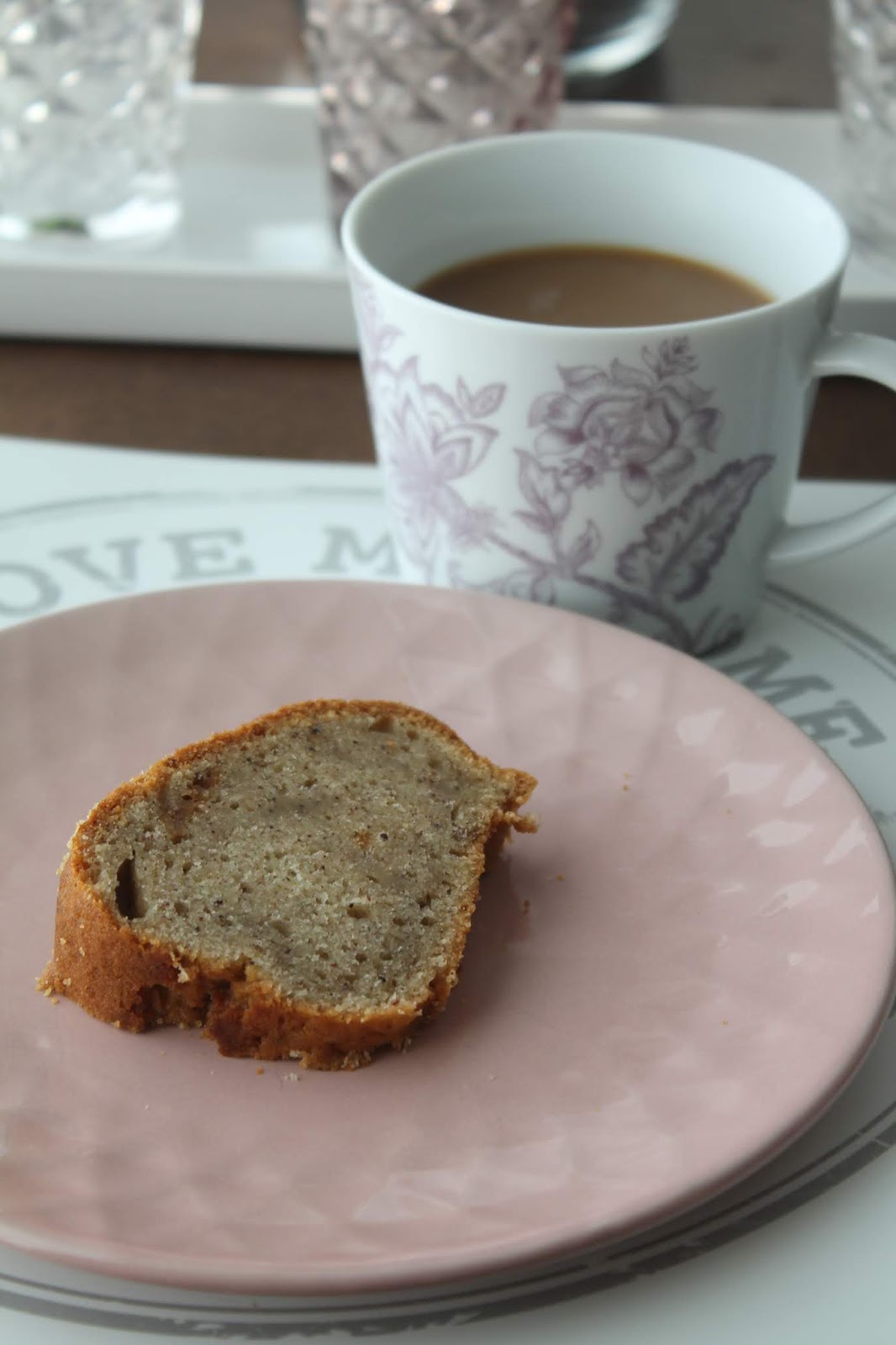 Sarin kotona: Kaneli-omenakakku