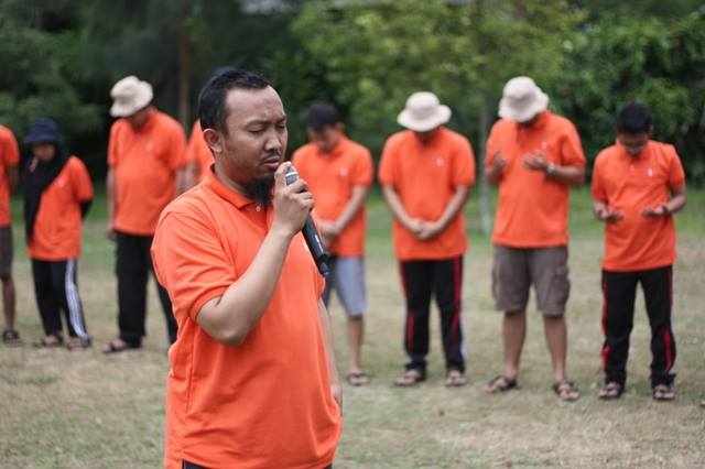 GATHERING ADALAH ...