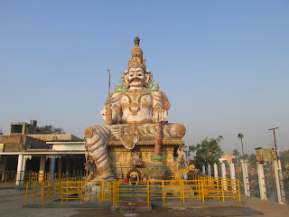 The Gigantic Muneeswara