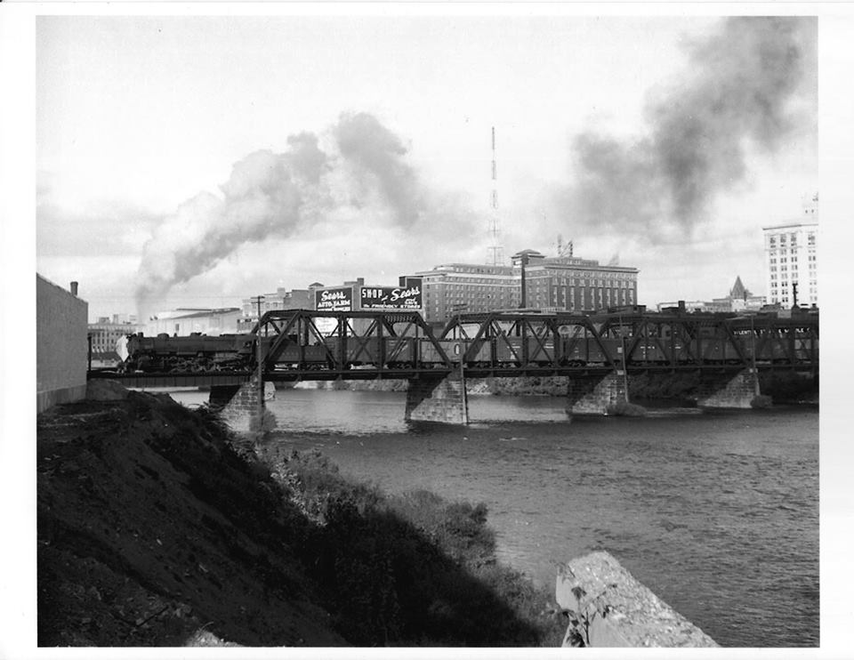 Industrial History: Trail/Conrail/Pennsy/GR&I Blue Bridge over Grand ...