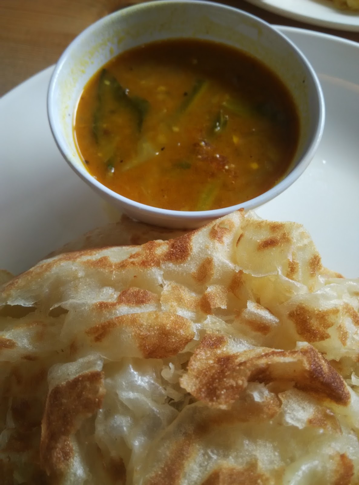 Makan Roti Canai Berdua Pun Awesome... ~ SURIA AMANDA