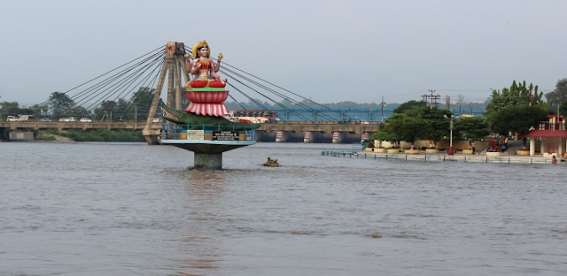 Haridwar and stopover at Baba Ramdev Ashram...