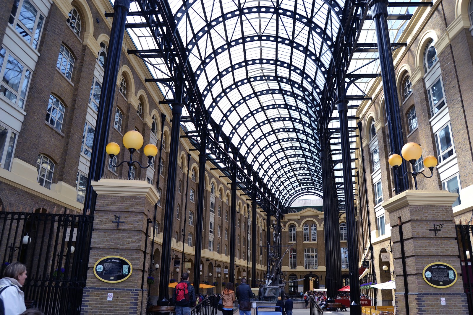 VOYAGER: RANDOM PICTURES FROM LONDON