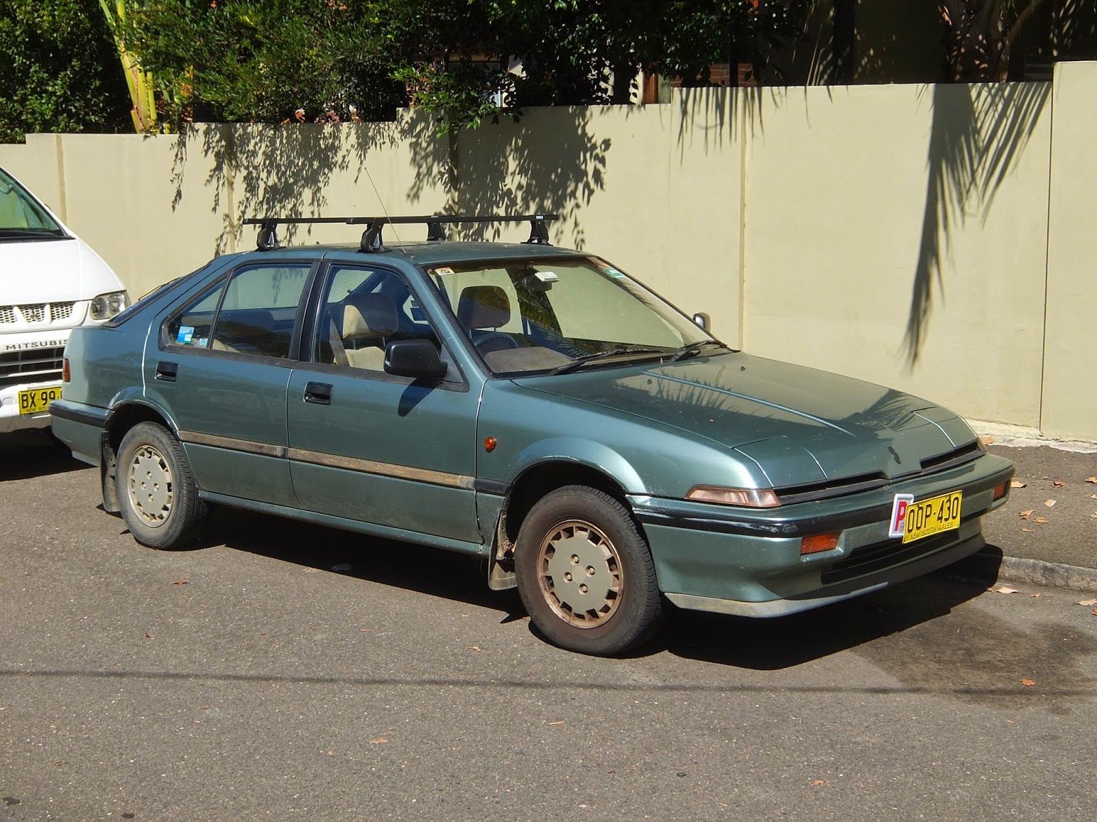 Aussie Old Parked Cars: 1986 Rover 416i 5-door Liftback