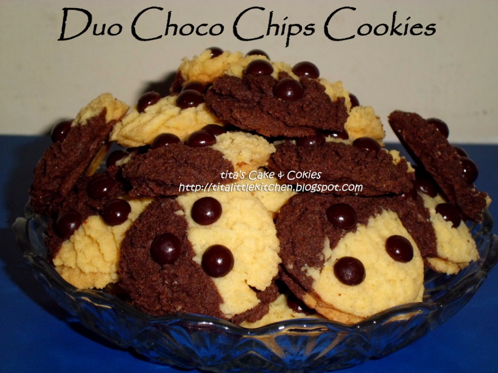 Tita's Little Kitchen: Duo Choco Chips Cookies